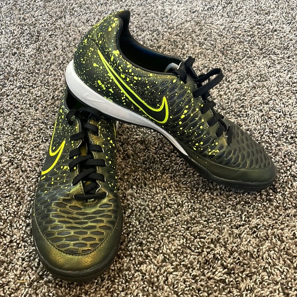 Nike | Shoes | Nike Womens 65 Magista Onda Ic Indoor Soccer Electro ...